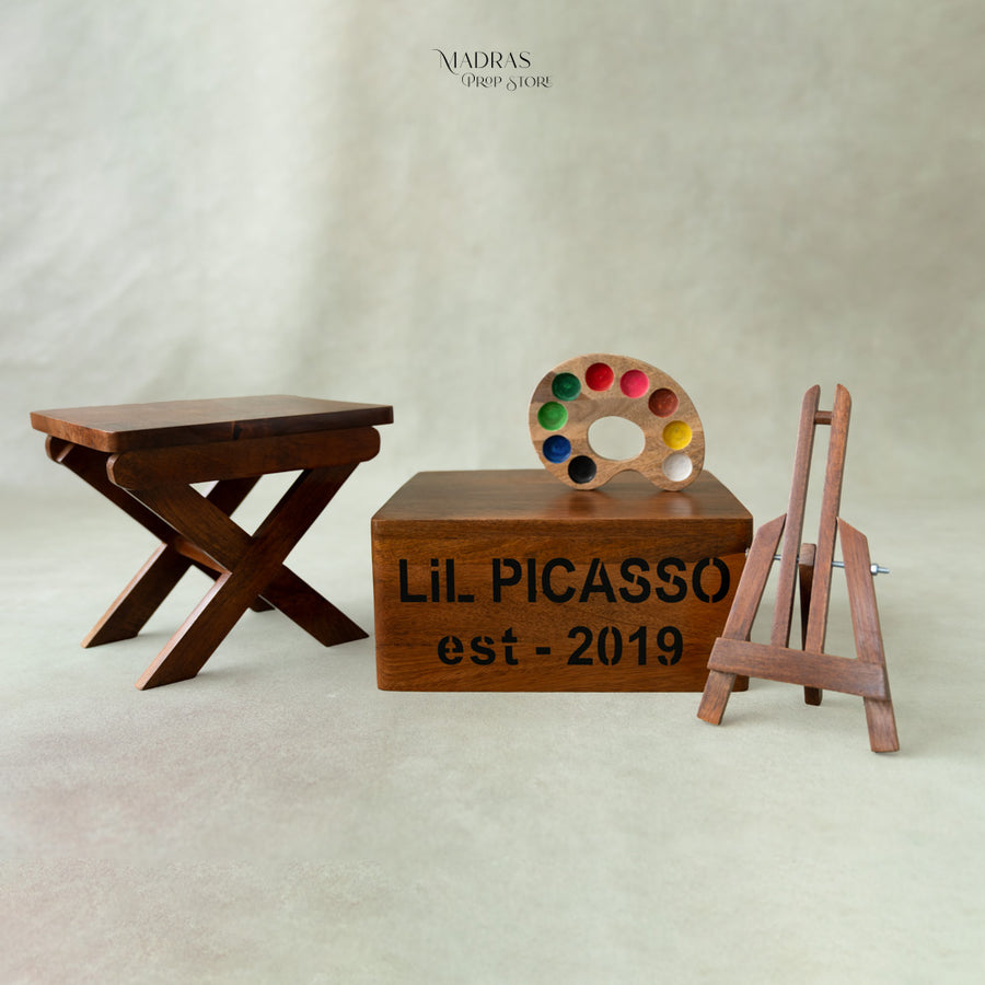 Artistic Themed Props – Madras Prop Store